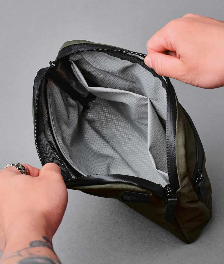 Alpaka Flight Sling 2L